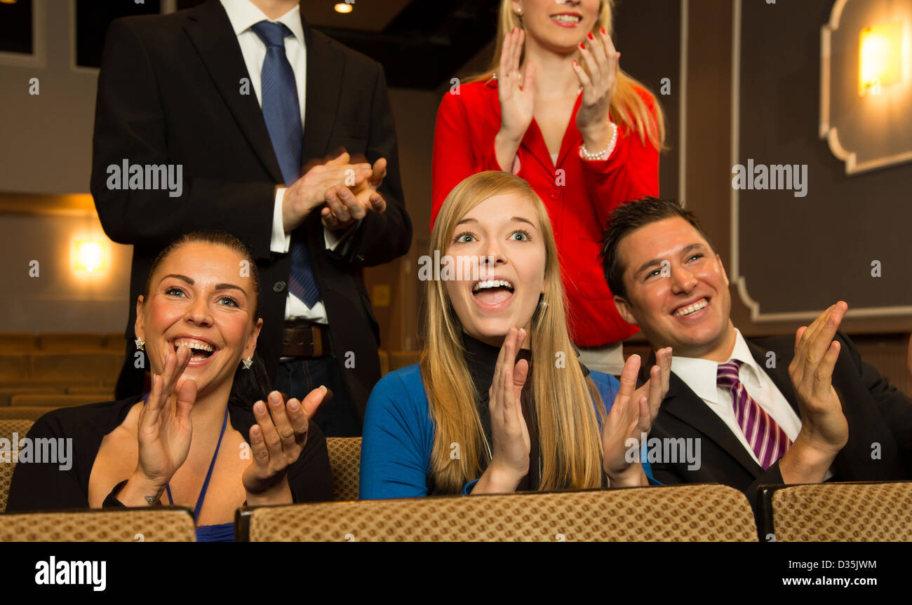Audience clapping theatre hi-res stock photography and images - Alamy