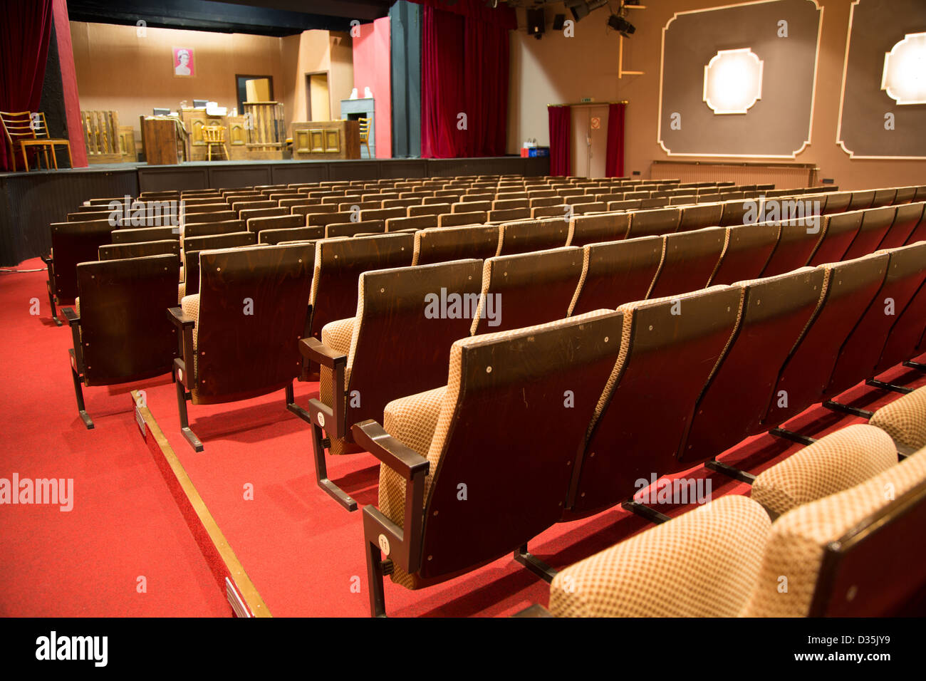 The stage in an empty theatre Stock Photo - Alamy