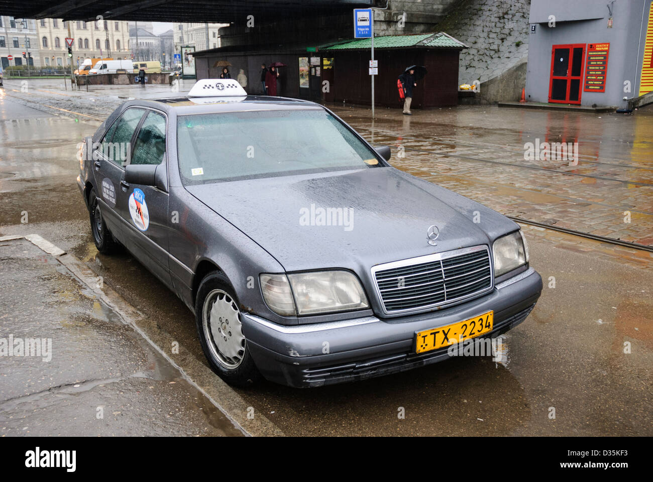 Taxis mercedes benz hi-res stock photography and images - Alamy