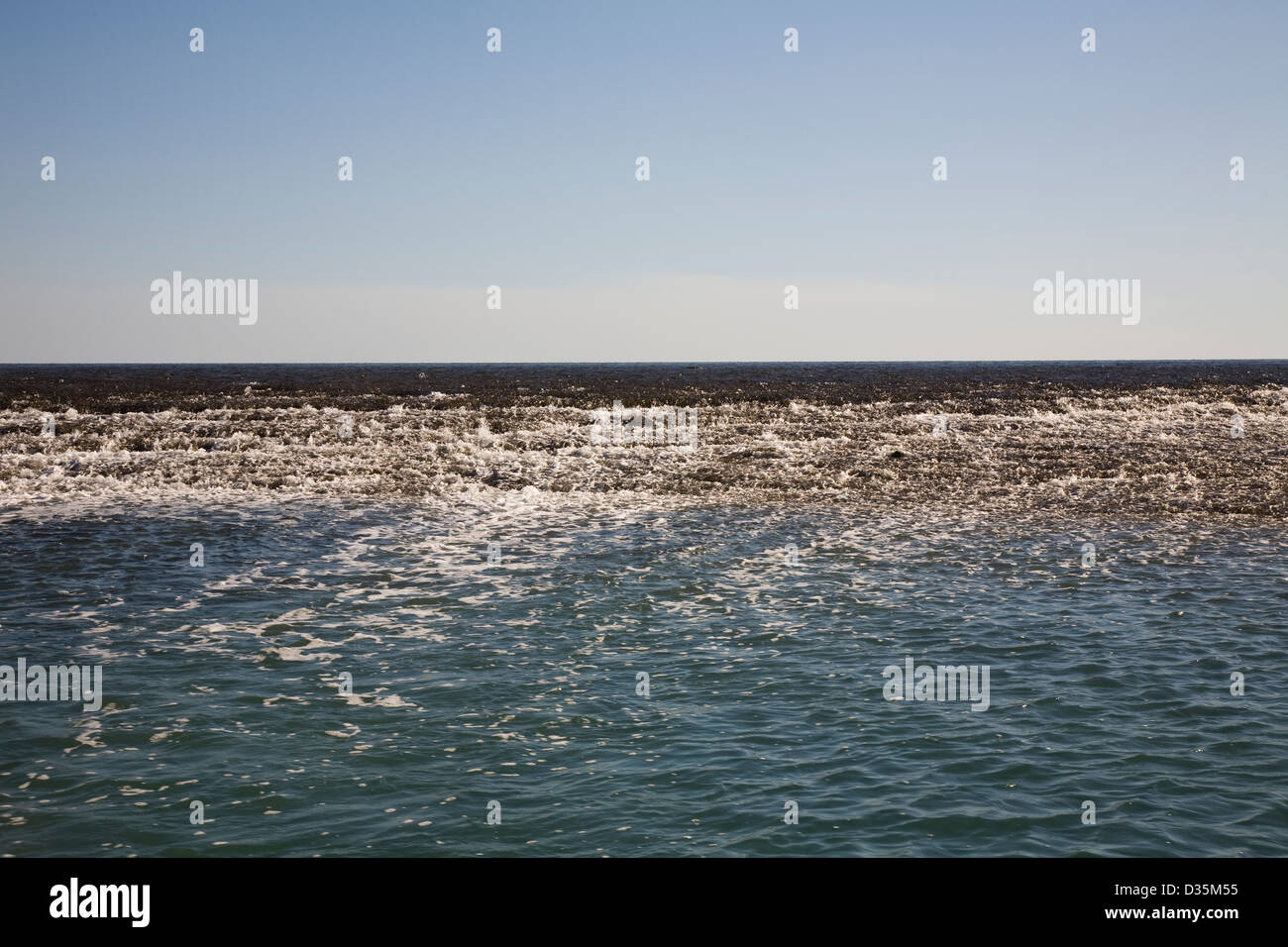 Montgomery Reef, the largest inshore reef system in the world, Collier ...