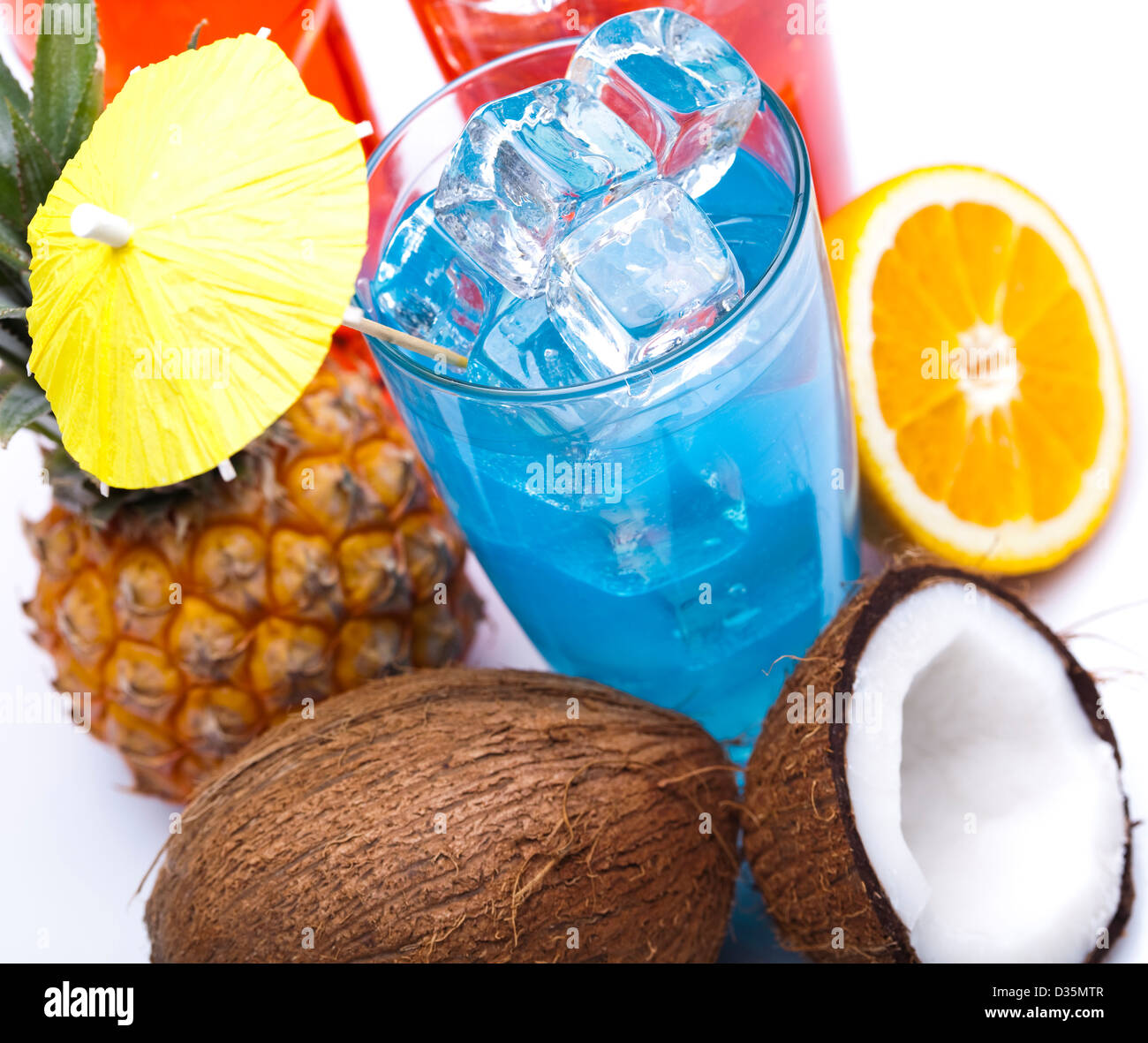 Cocktails, alcohol drinks on white background Stock Photo - Alamy