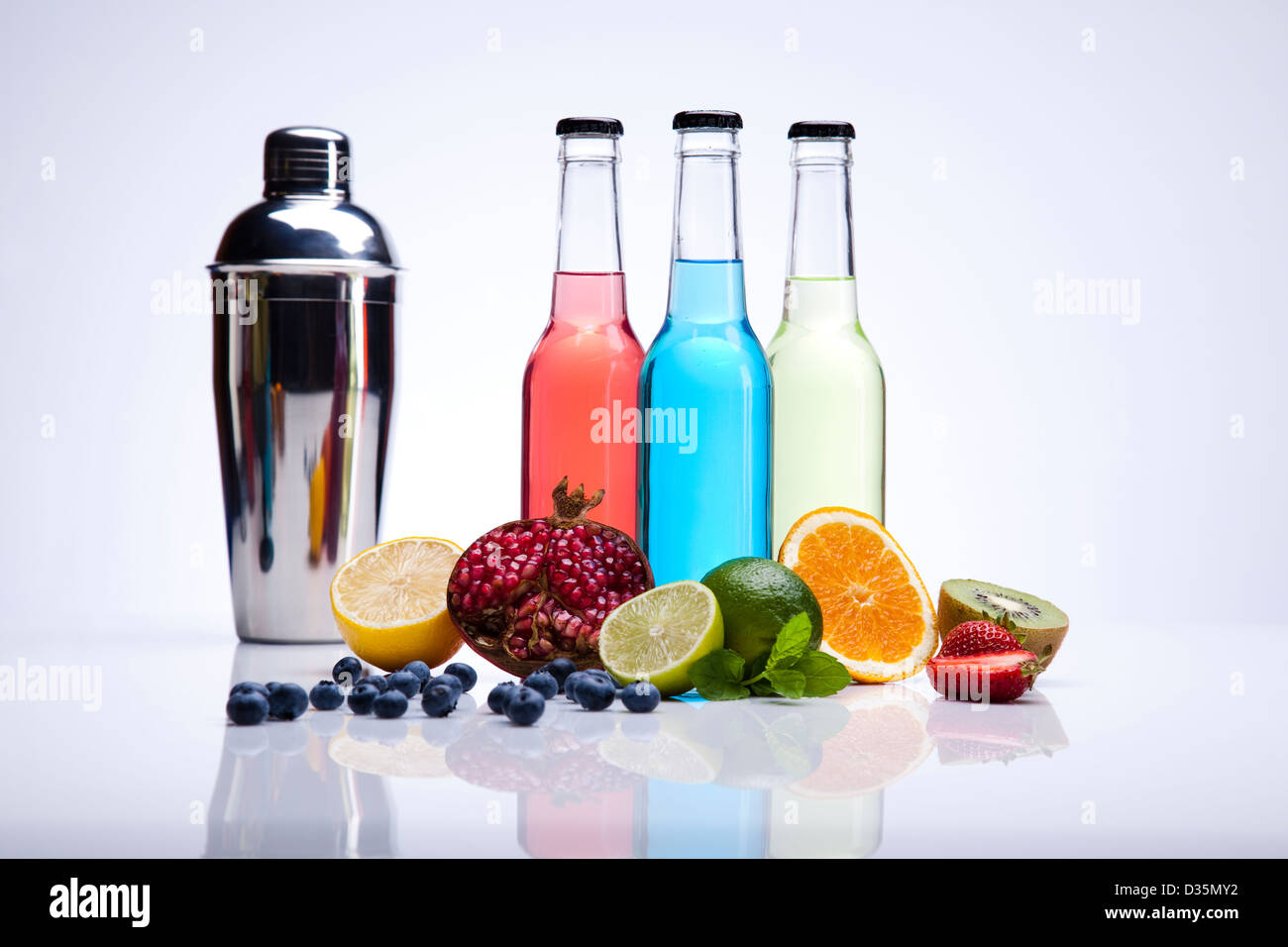 Cocktails, alcohol drinks on white background Stock Photo - Alamy