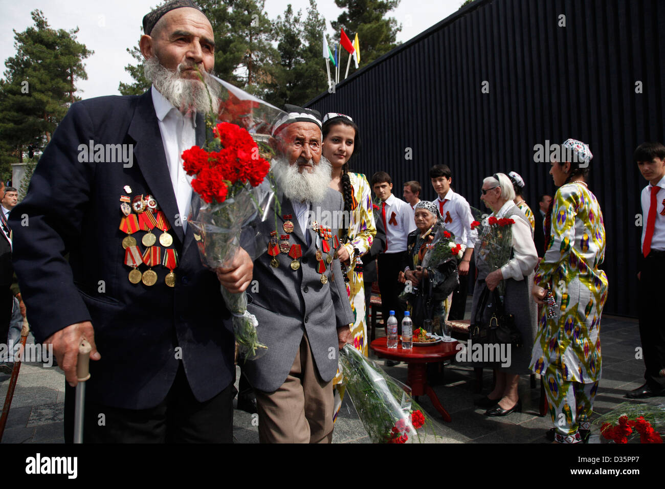 Tajik soldiers at a Soviet Veteran's day celebration in Dushanbe ...