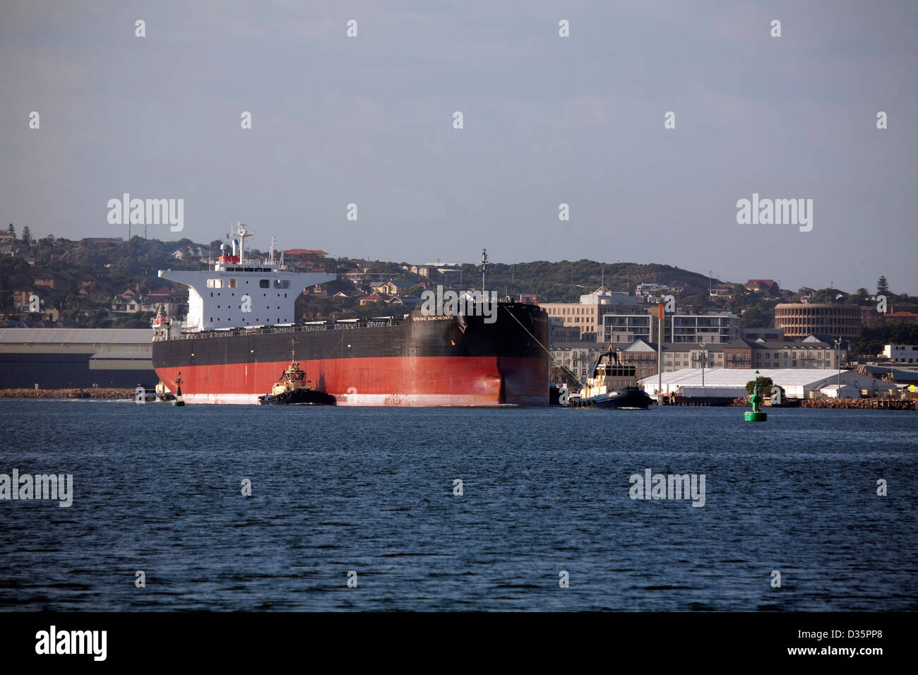 Panamax Dry Bulk Carrier MV Spring Samcheonpo arriving in Newcastle ...