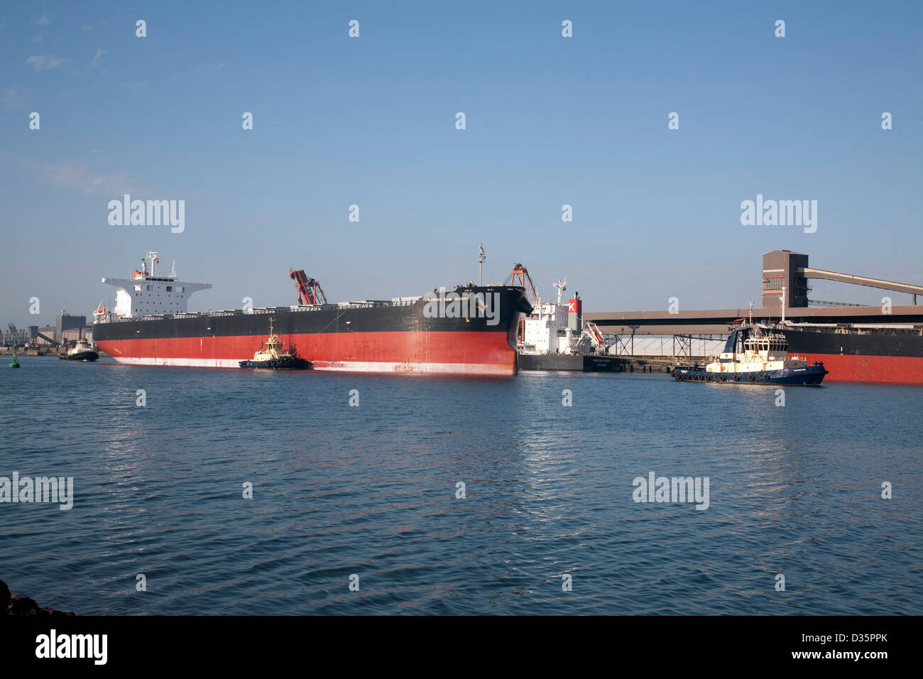 Panamax Dry Bulk Carrier MV Spring Samcheonpo arriving in Newcastle ...