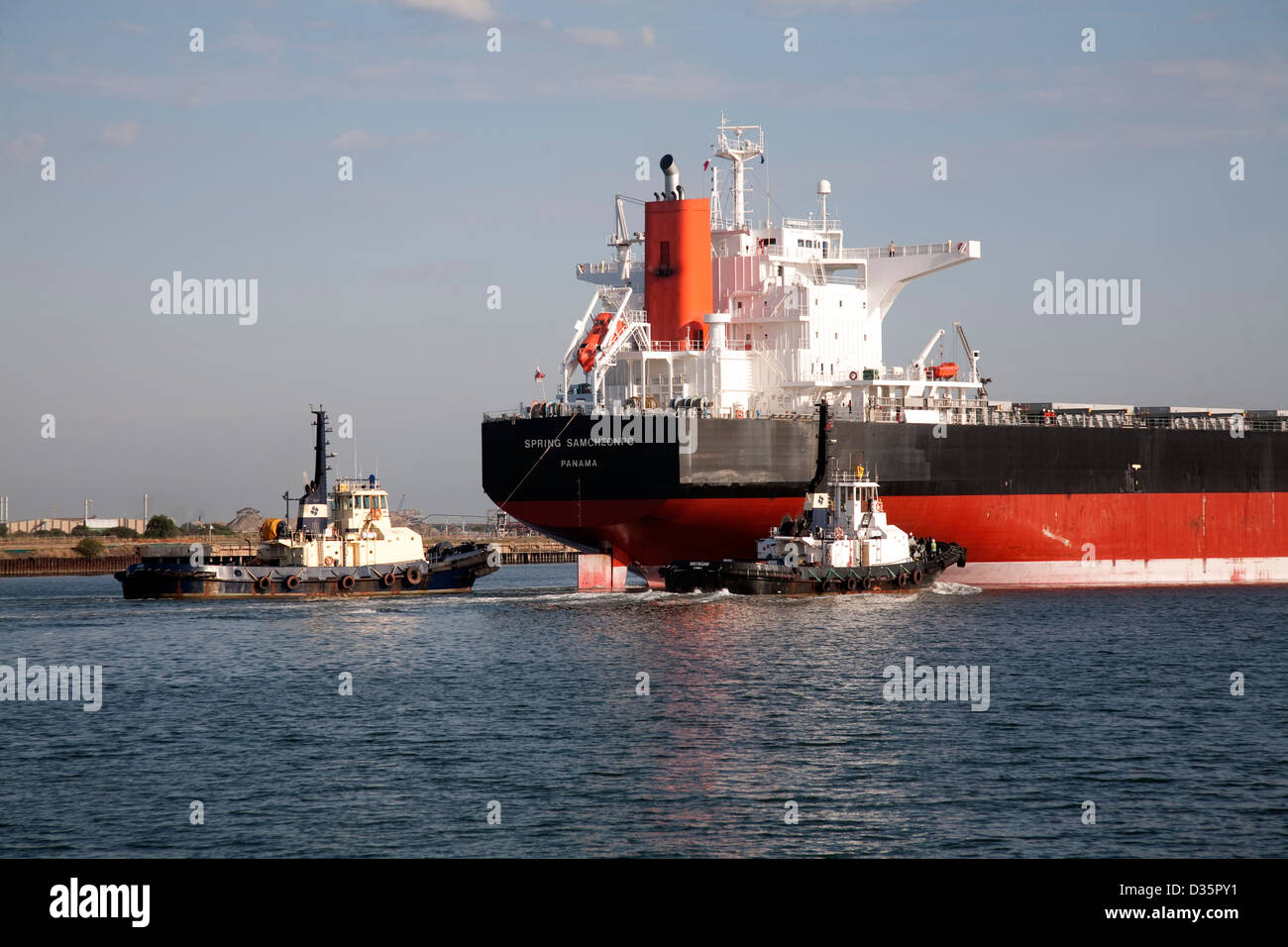 Panamax Dry Bulk Carrier MV Spring Samcheonpo being assisted to her to ...