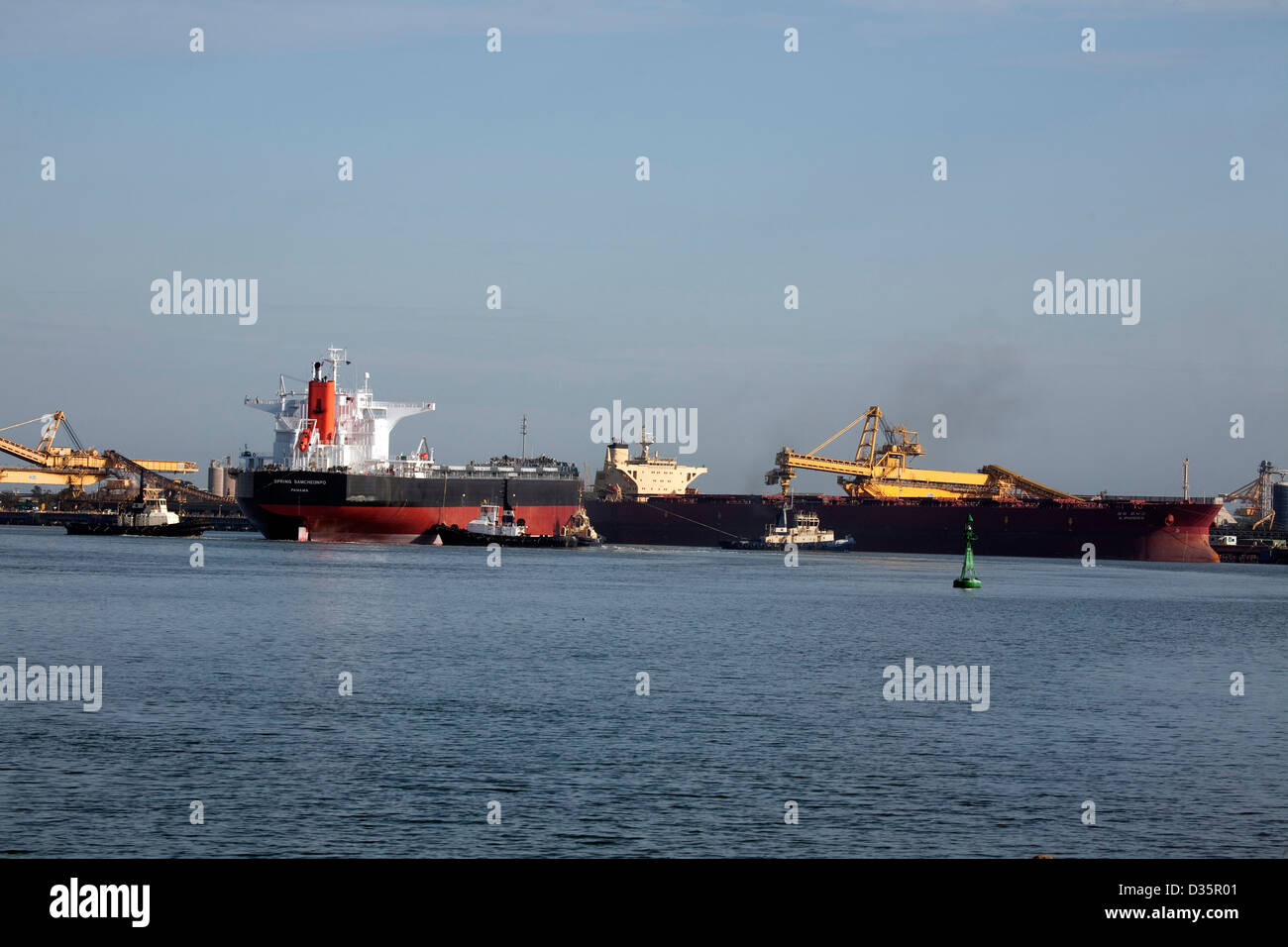 Panamax Dry Bulk Carrier MV Spring Samcheonpo being assisted to her ...