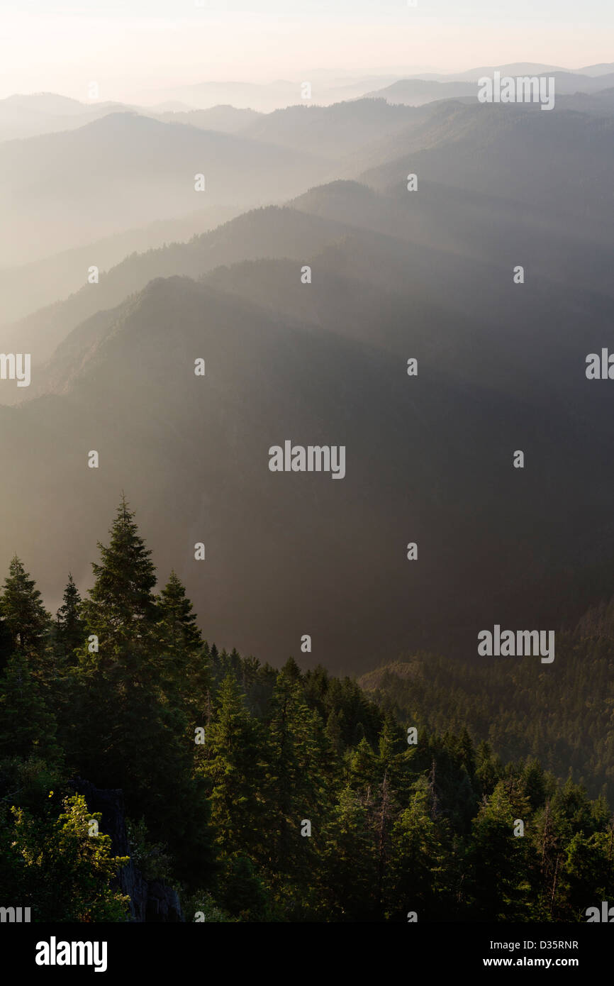 Trinity alps mountains hi-res stock photography and images - Alamy