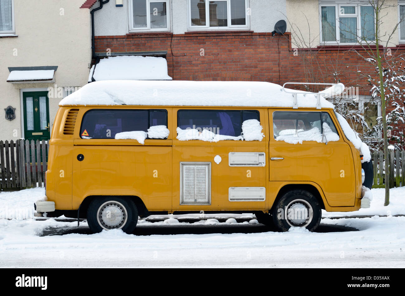 Old camper van hi-res stock photography and images - Alamy