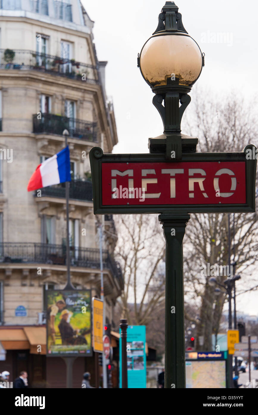Metro sign, Paris, France Stock Photo - Alamy