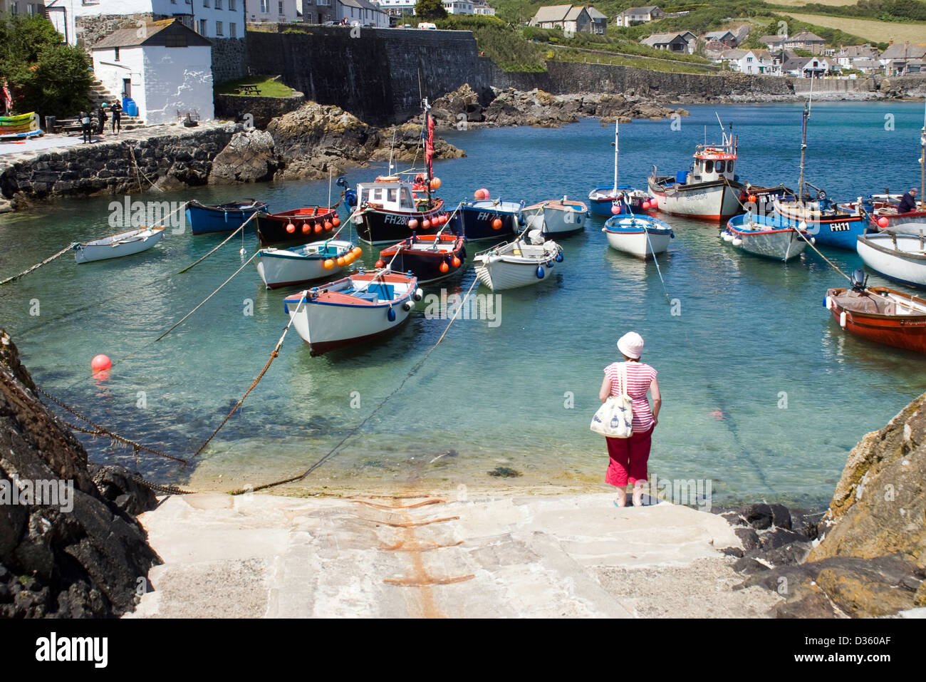 Cornish coastal village hi-res stock photography and images - Alamy Cornish coastal village hi-res stock photography and images - Alamy