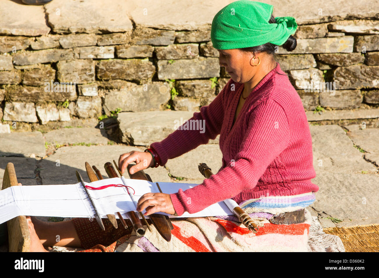 Weaving loom nepal hi-res stock photography and images - Alamy