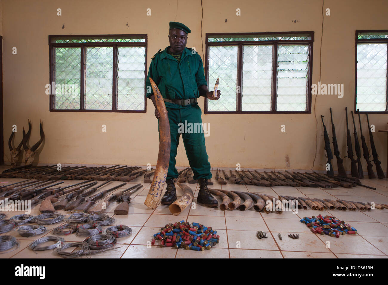 Africa park ranger gun hi-res stock photography and images - Alamy