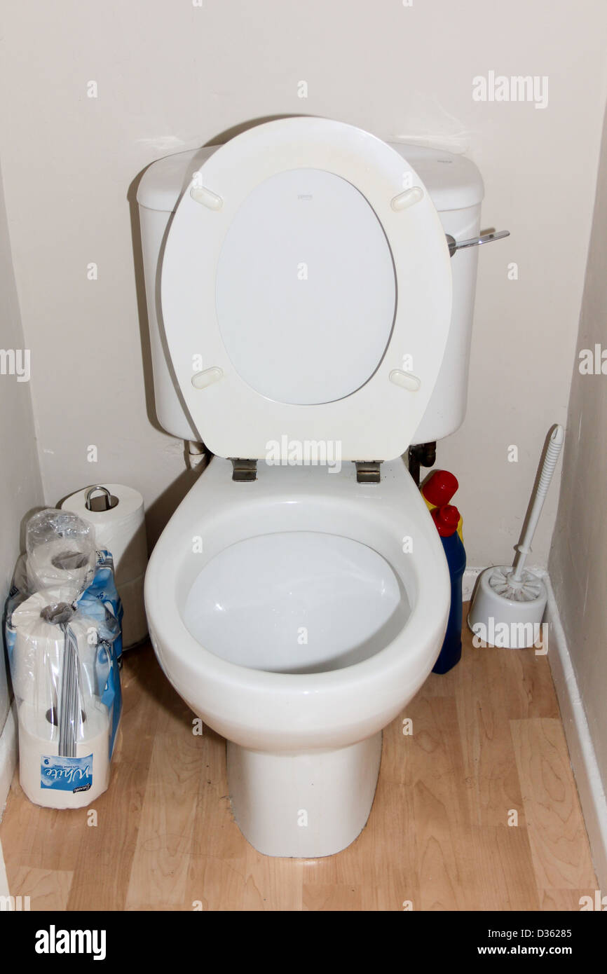 Toilet house hi-res stock photography and images - Alamy