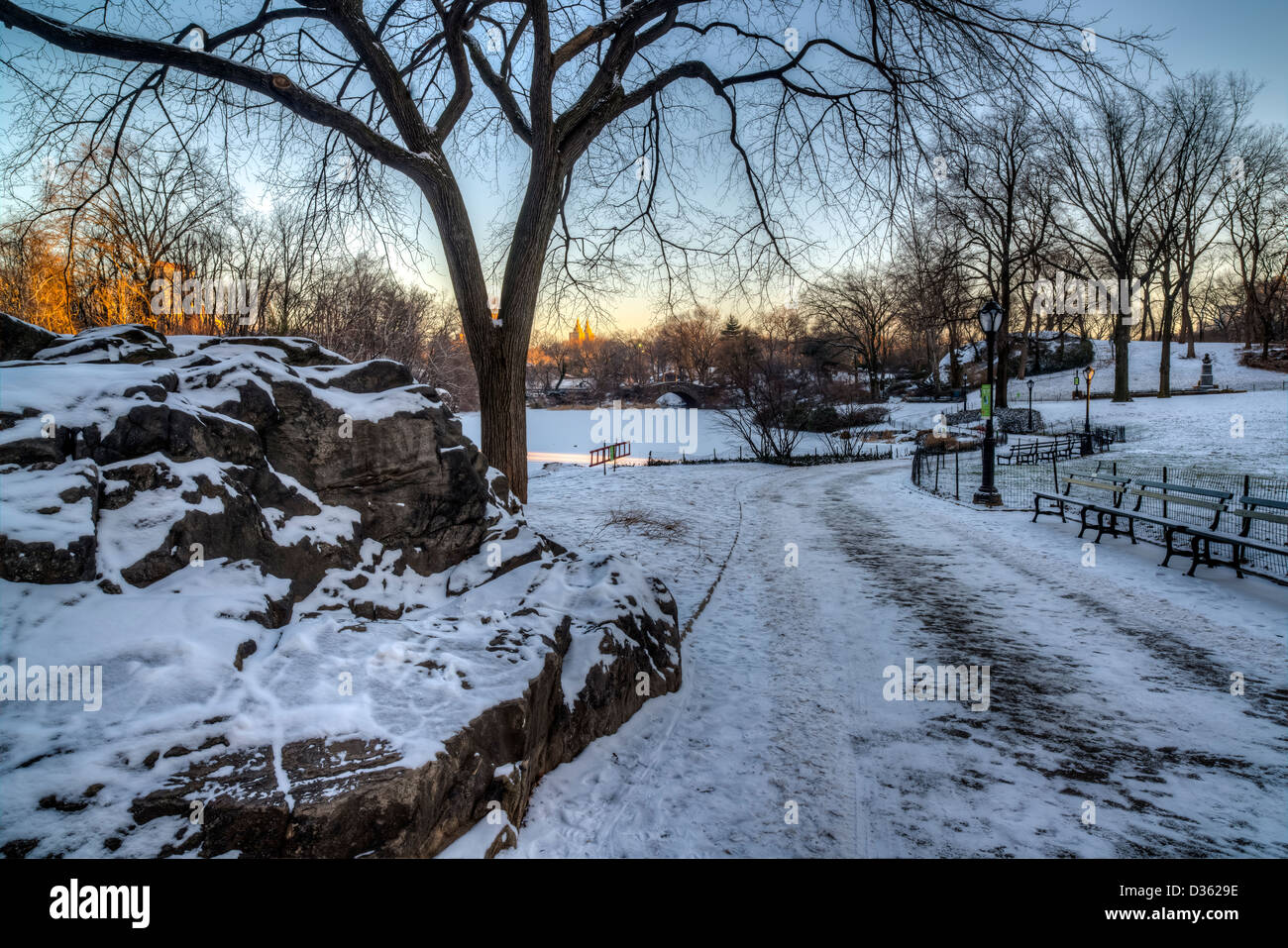 Central Park, New York City Gapstow in winter after snow storm Stock ...