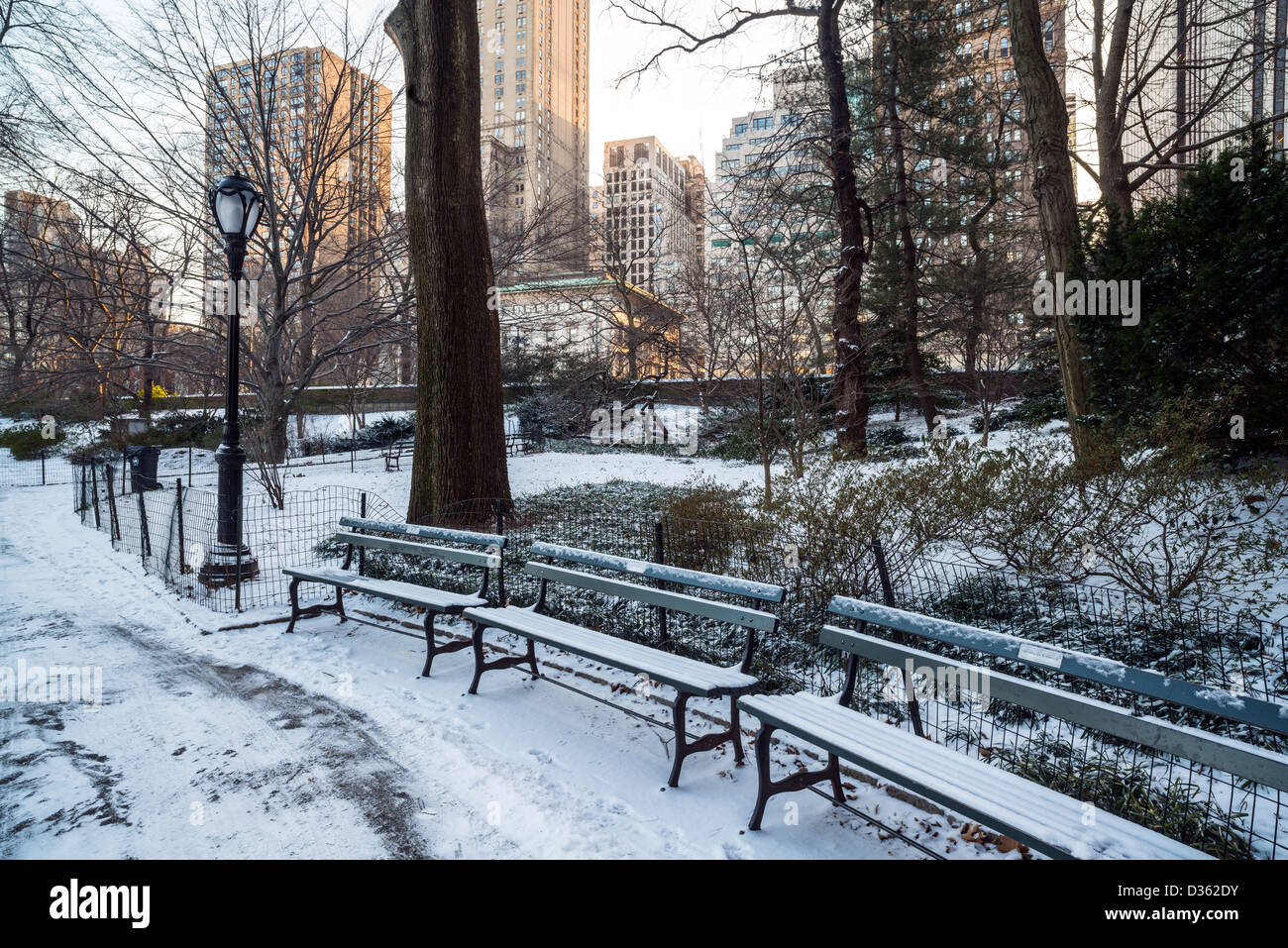 Central Park, New York City Gapstow in winter after snow storm Stock ...
