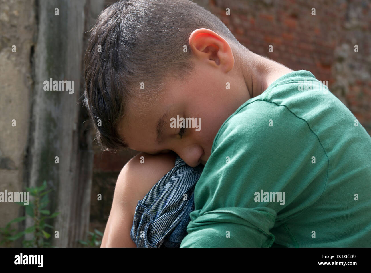unhappy little boy Stock Photo - Alamy
