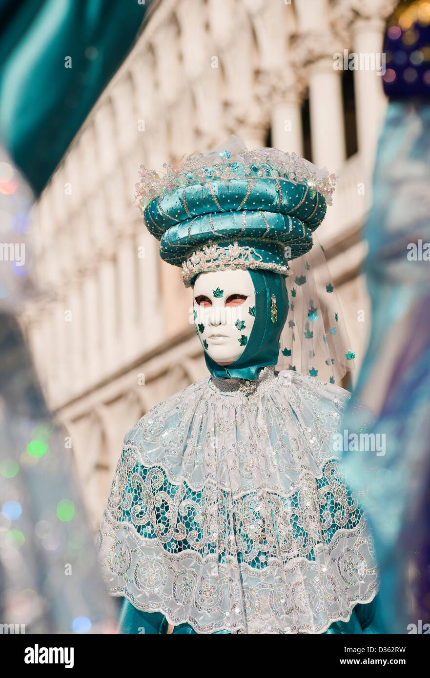 White carnival mask feathers hi-res stock photography and images - Alamy