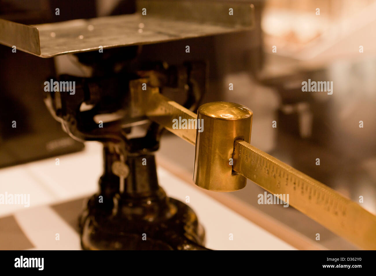 Counterweight hi-res stock photography and images - Alamy