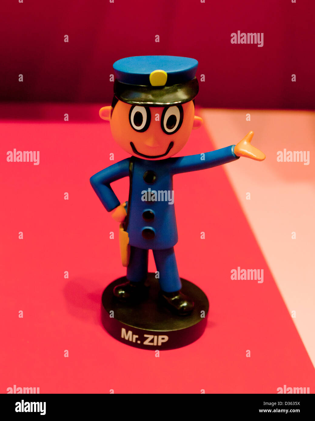 Mascot and office hi-res stock photography and images - Alamy