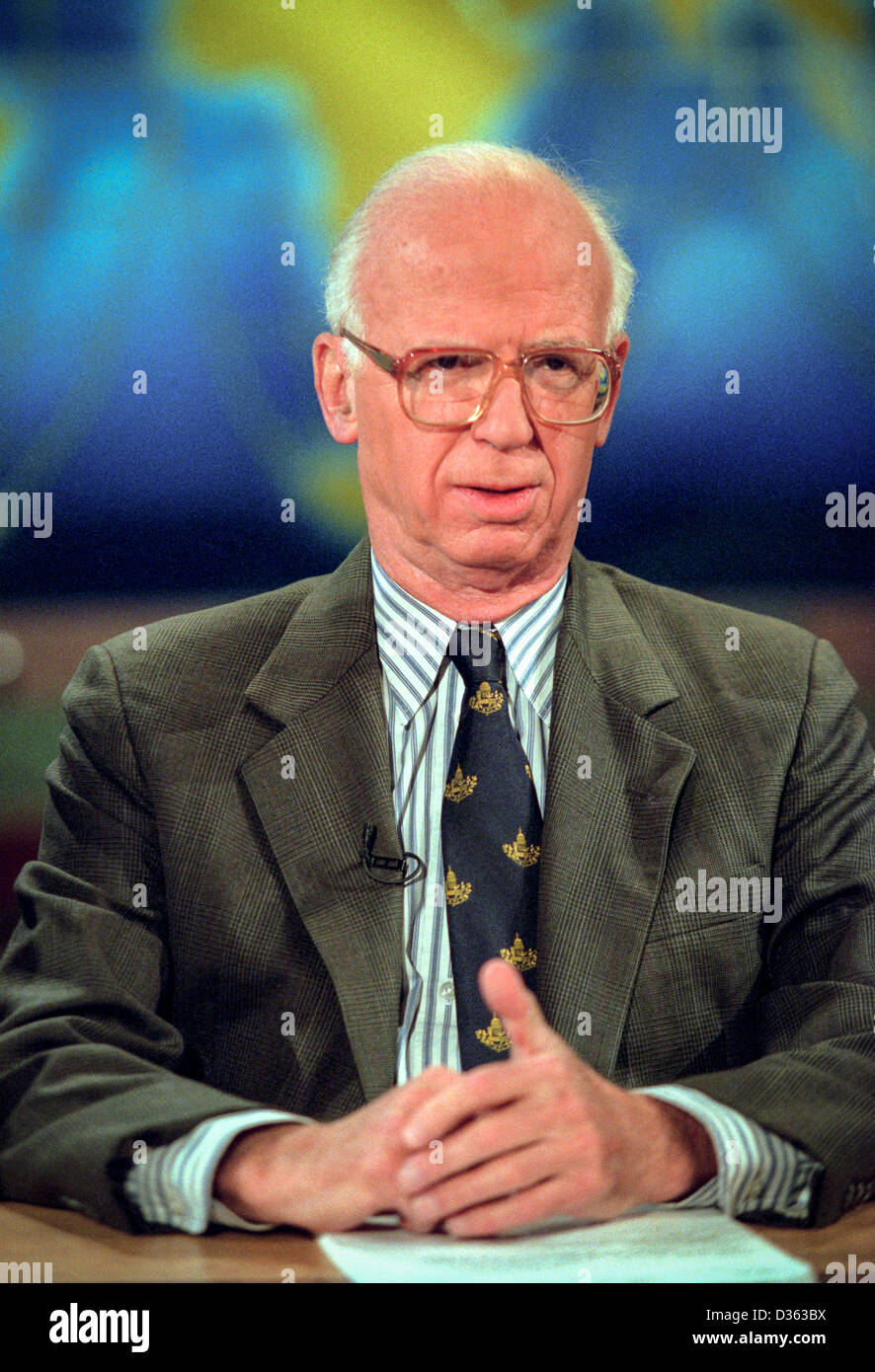 Political columnist hi-res stock photography and images - Alamy