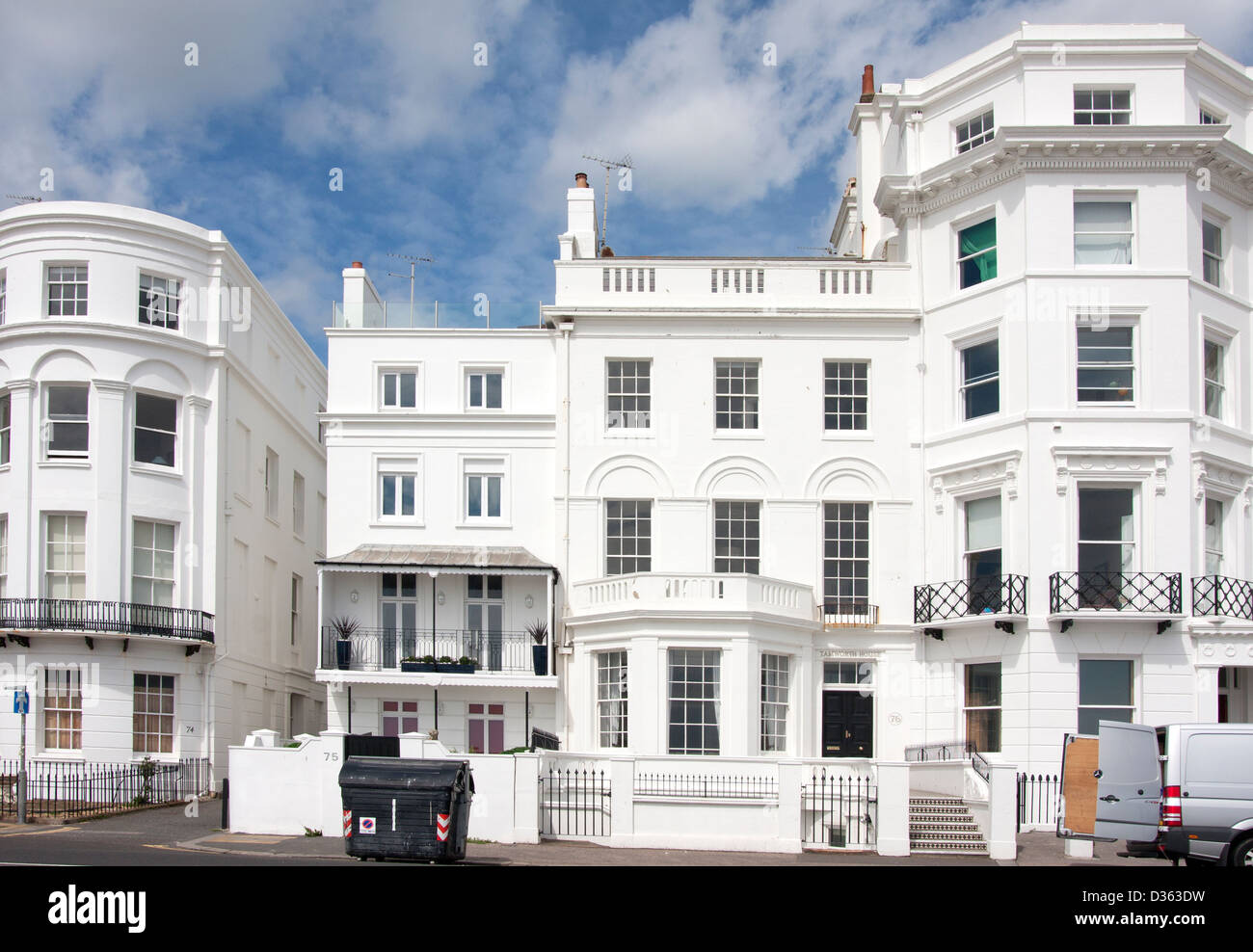 Regency style georgian houses hi-res stock photography and images - Alamy