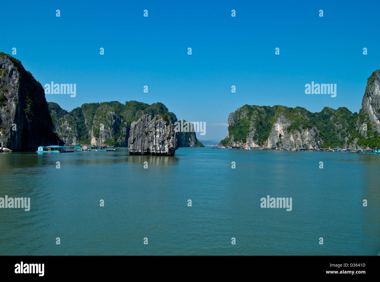 Ha long bay, vietnam tourist hi-res stock photography and images - Alamy