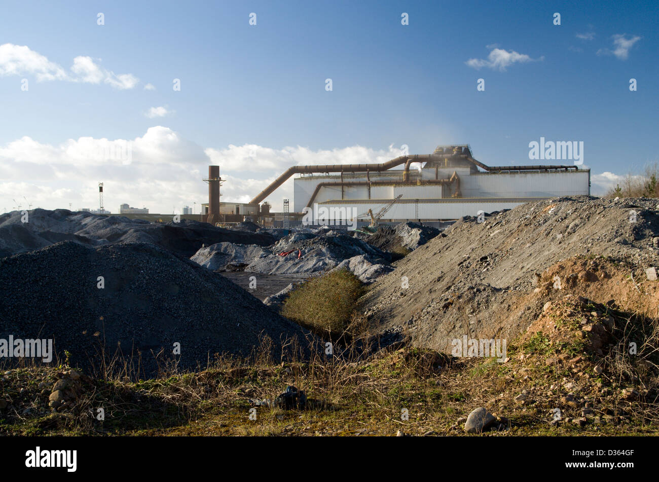 Old heavy steel industry works hi-res stock photography and images - Alamy