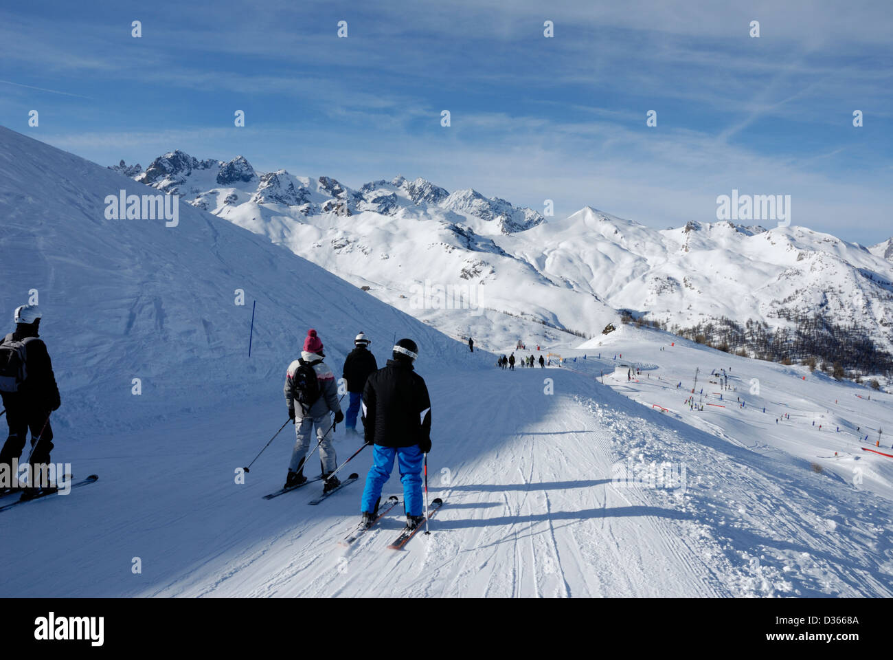 Skiers in the french alps hi-res stock photography and images - Alamy
