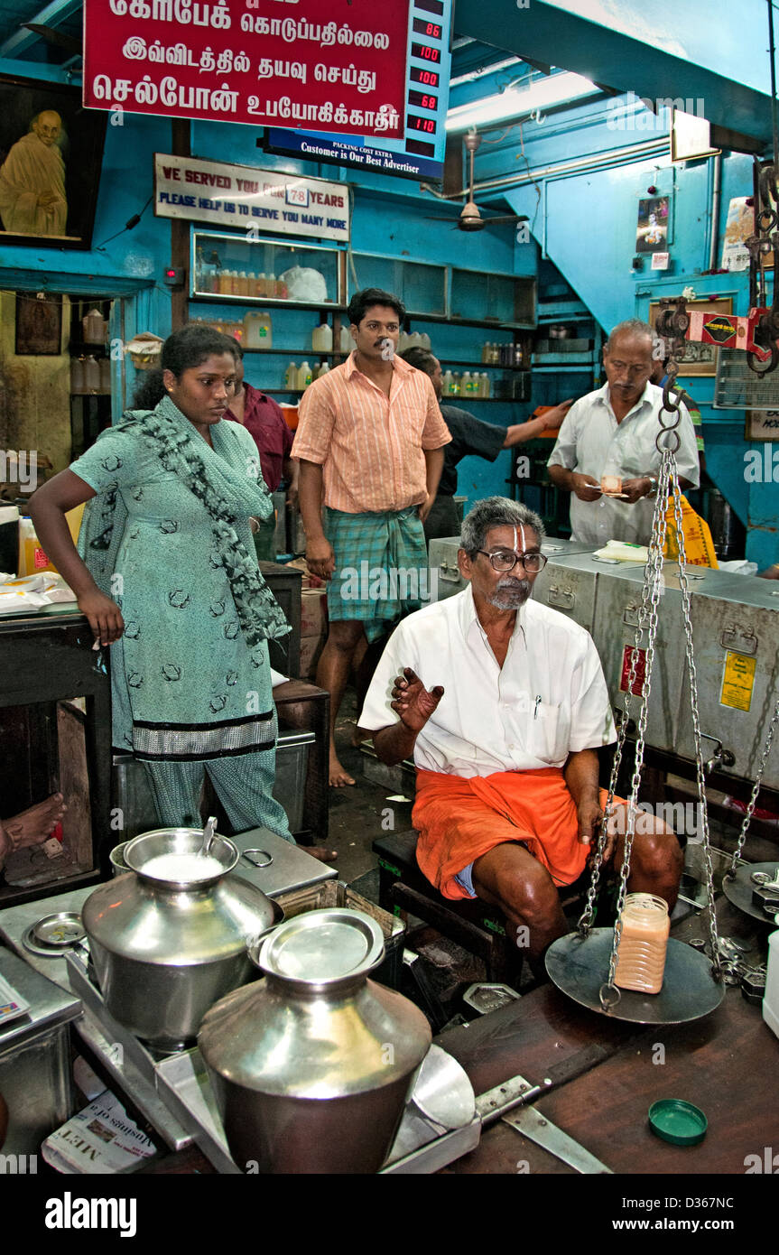 Chennai market hi-res stock photography and images - Alamy