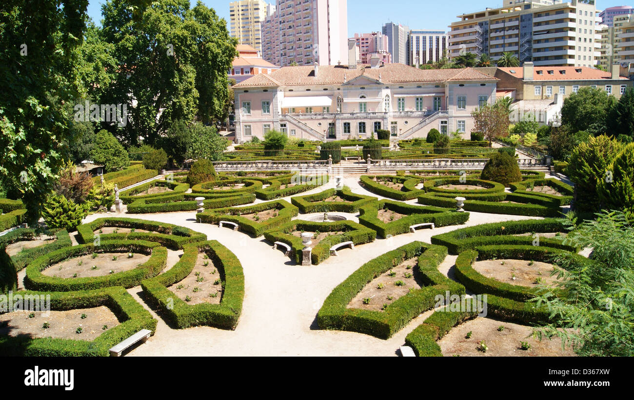 Maze park hi-res stock photography and images - Alamy