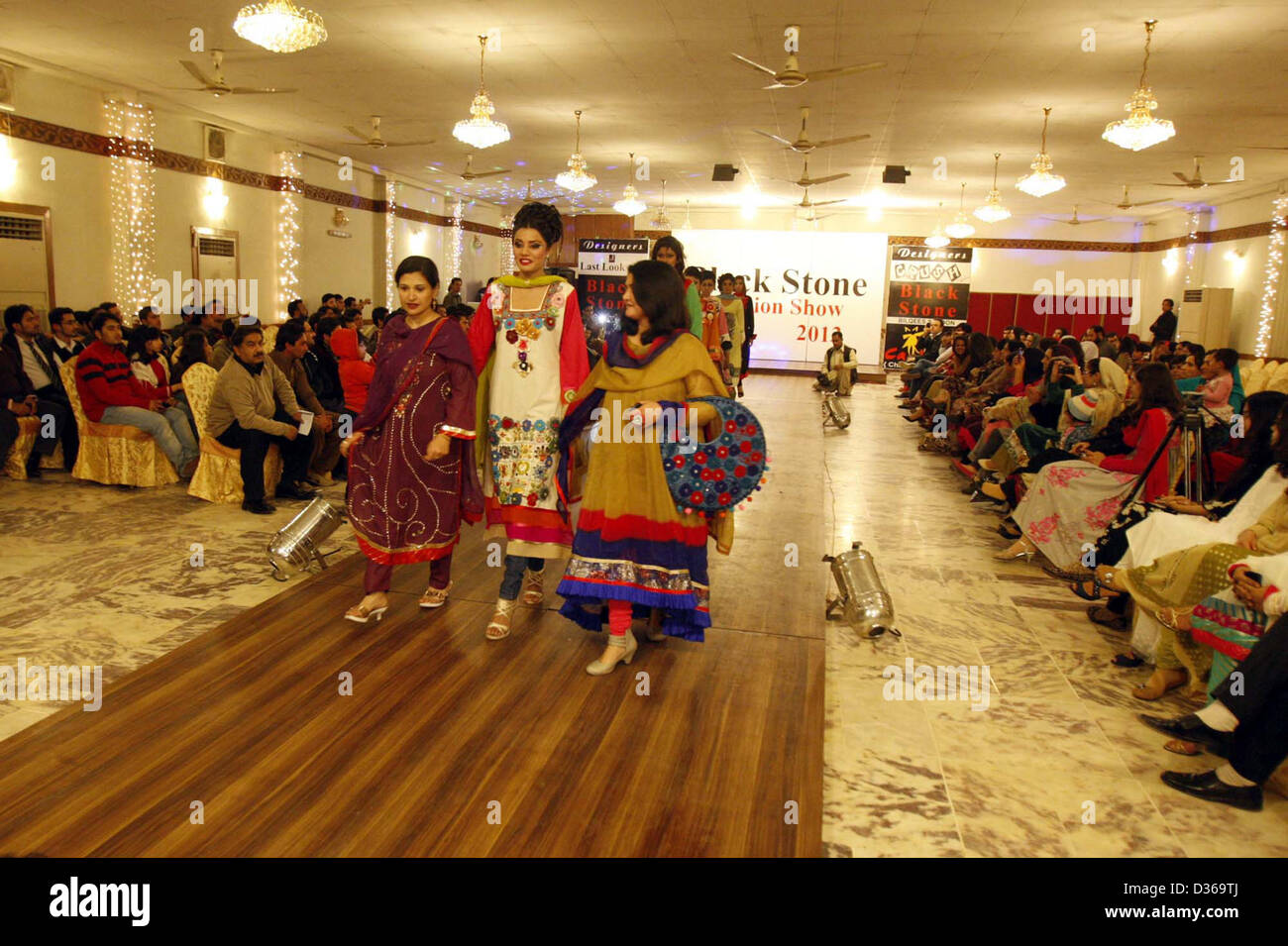 Fashion ramp walk hi-res stock photography and images - Alamy