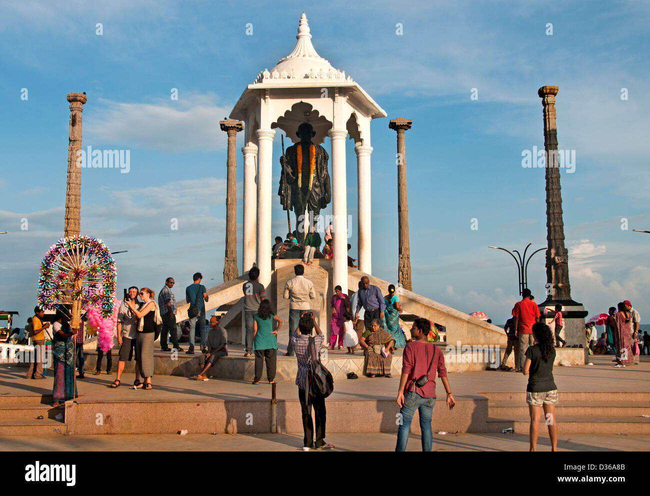 Mahatma Gandhi statue on the Pondicherry waterfront ( Puducherry ...