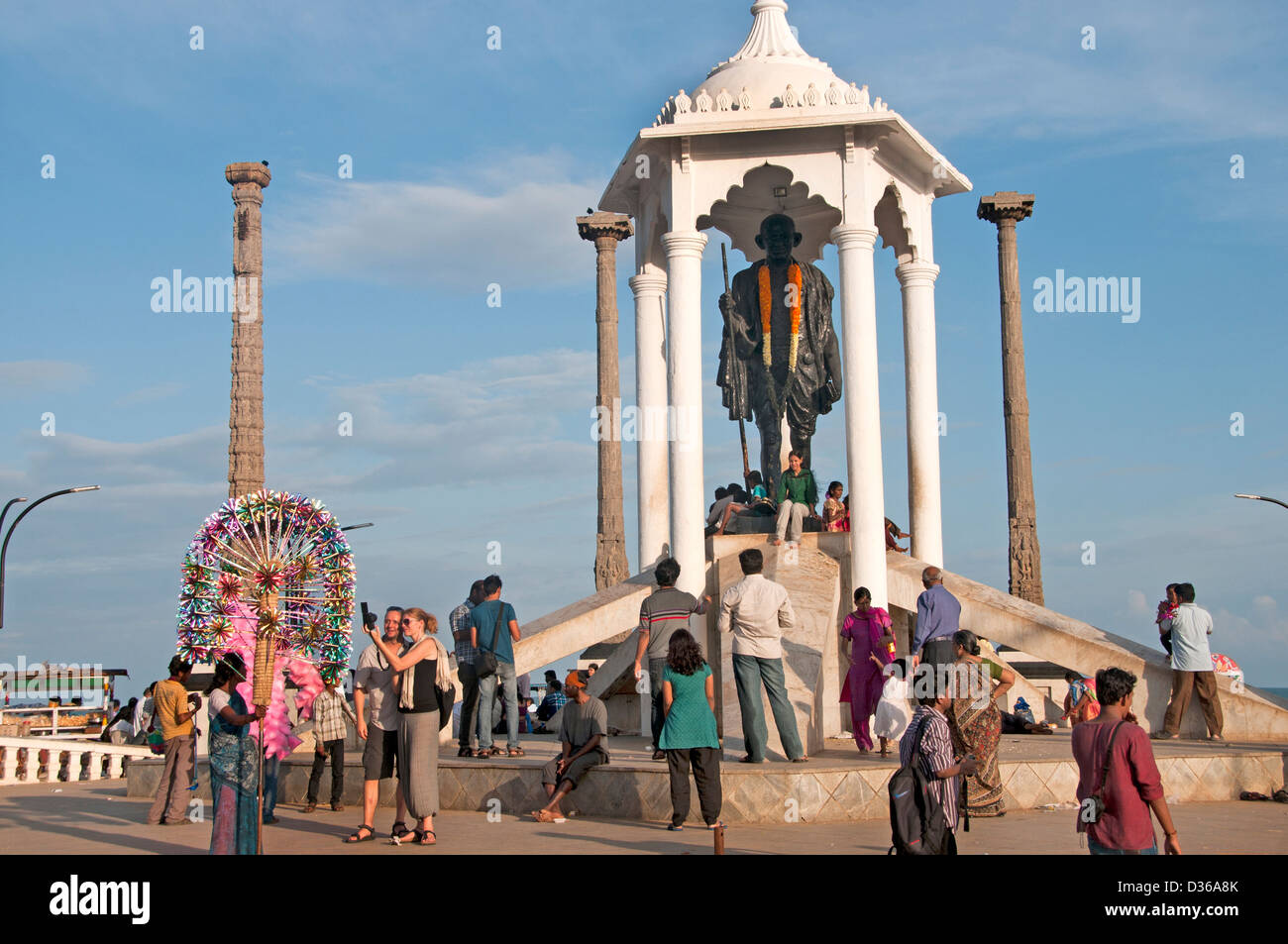Mahatma Gandhi statue on the Pondicherry waterfront ( Puducherry ...