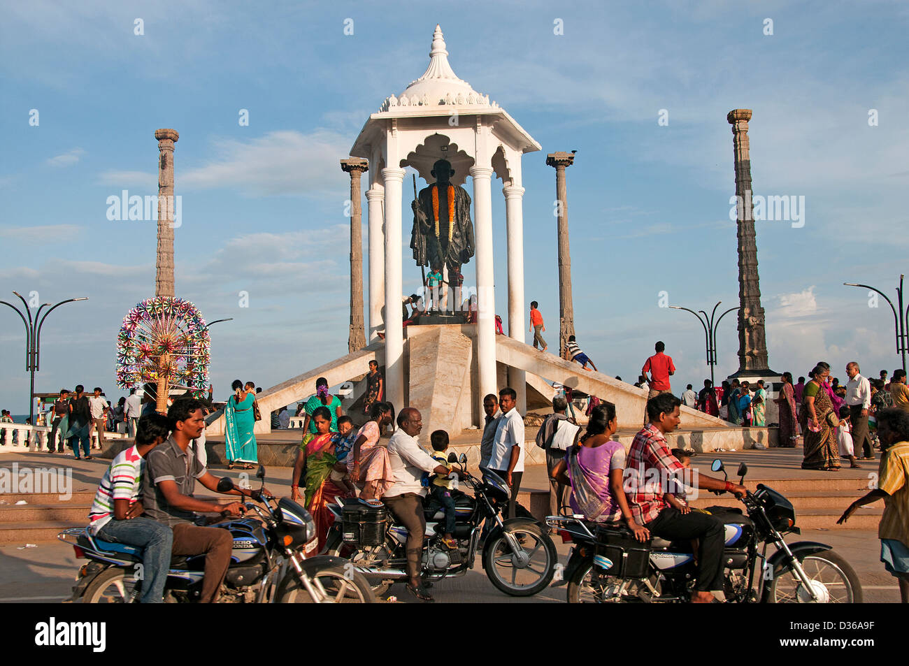 Mahatma Gandhi statue on the Pondicherry waterfront ( Puducherry ...