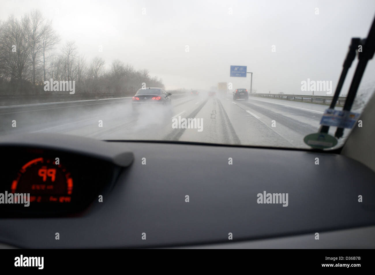 Driving in poor visibility Stock Photo - Alamy