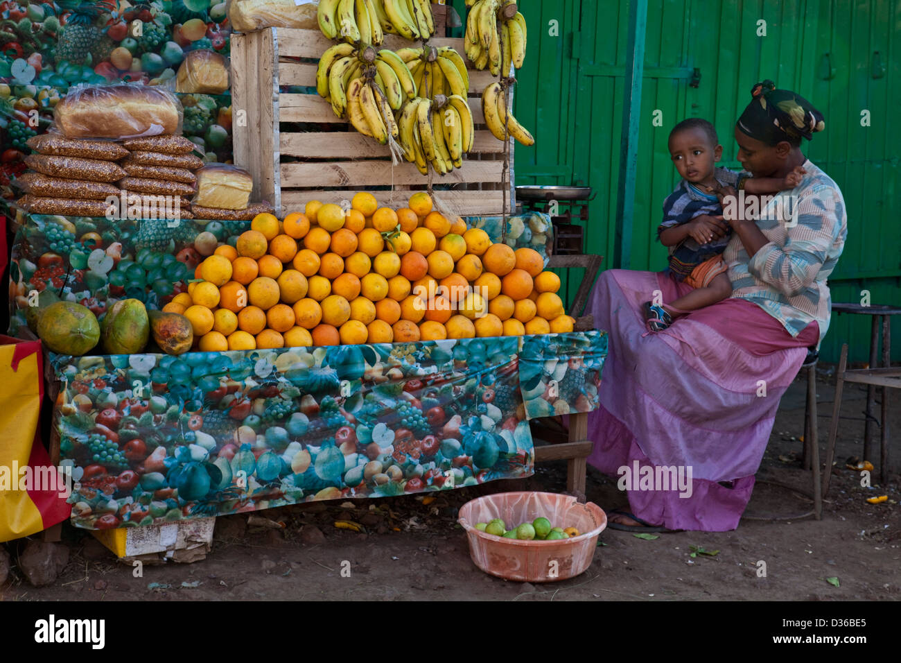 Child selling fruit hi-res stock photography and images - Alamy