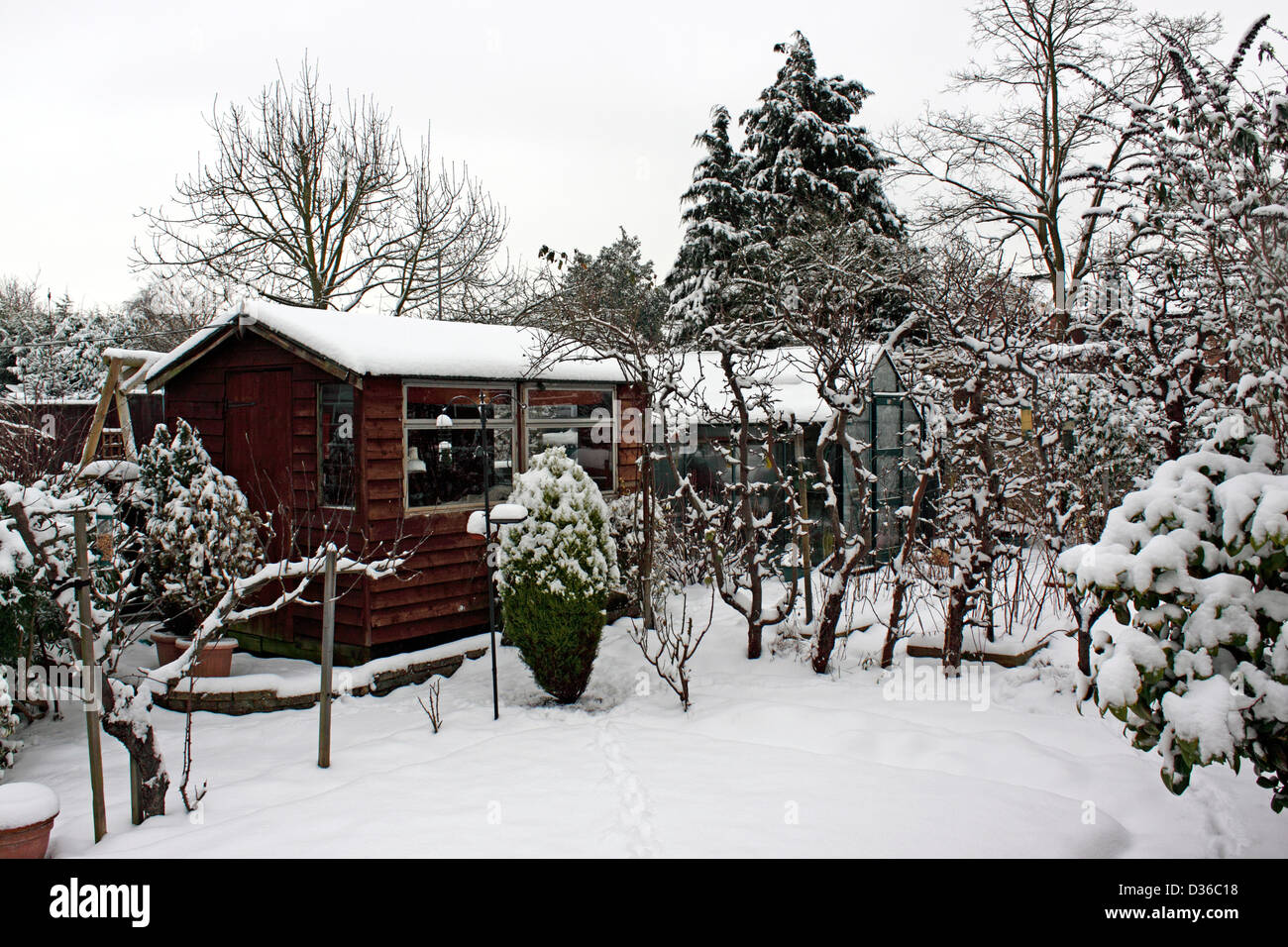 Building covered with plants hi-res stock photography and images - Alamy