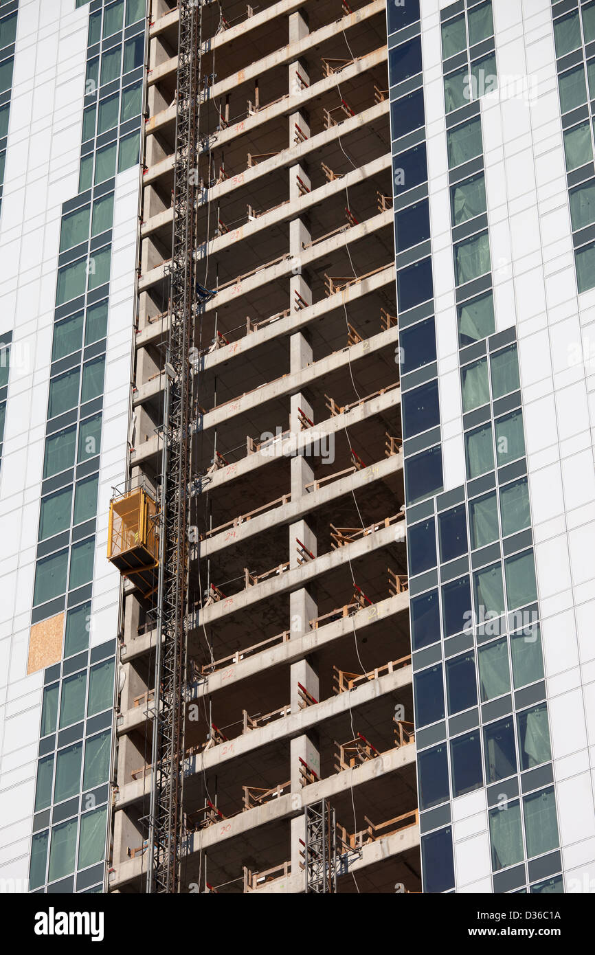 Skyscraper under construction hi-res stock photography and images - Alamy
