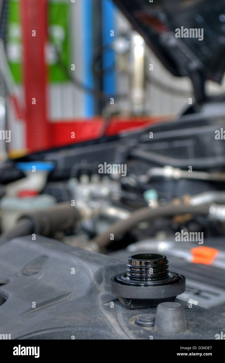 Car engine lubrication oil hi-res stock photography and images - Alamy