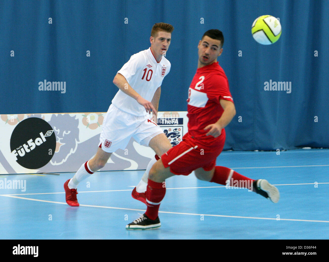 08.02.2013. Barking,England.Neil Morgan of England and Kahan Ozcan of ...