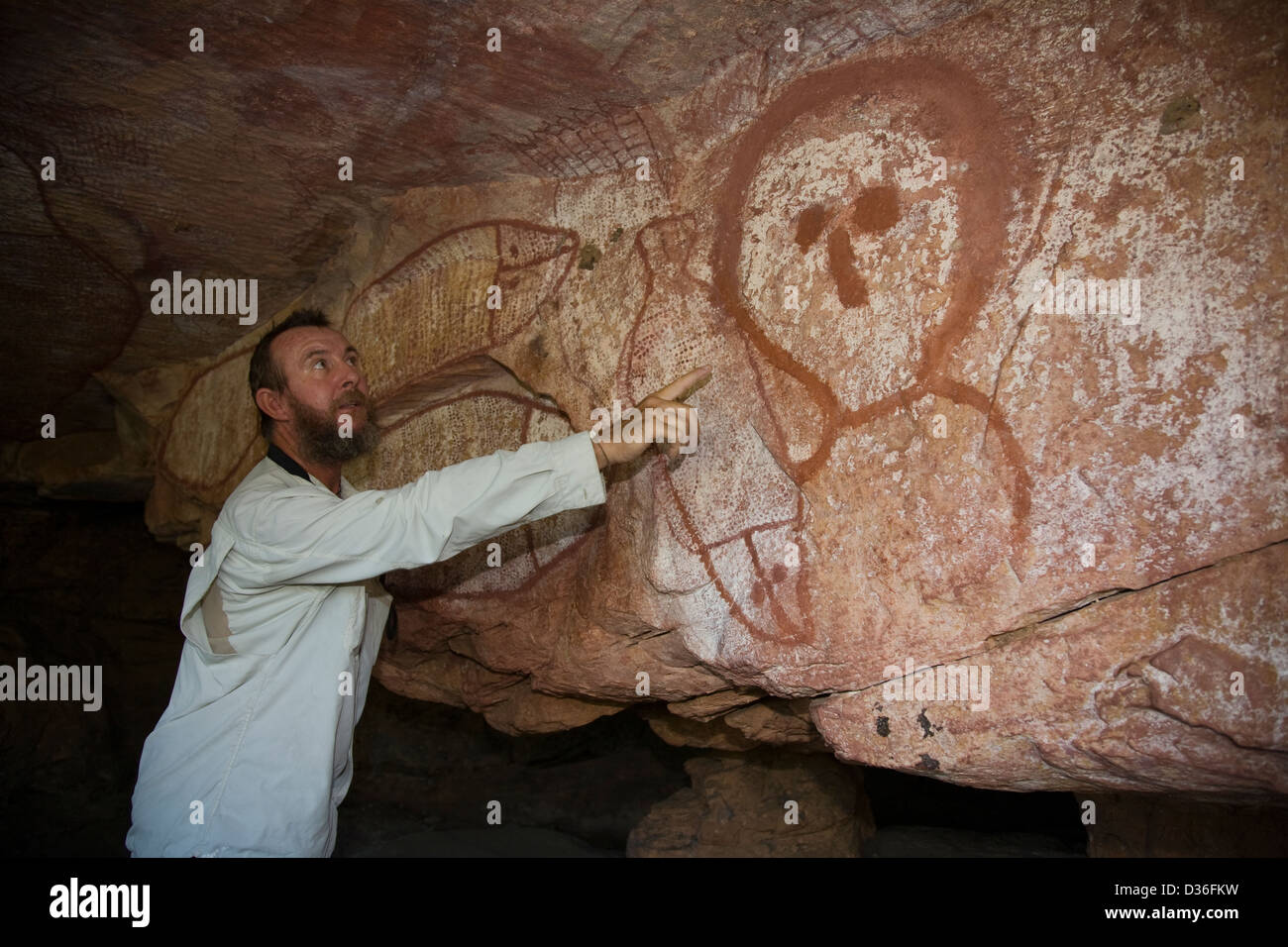 Harry Christiansen describes Aboriginal rock art, Raft Point, Collier ...