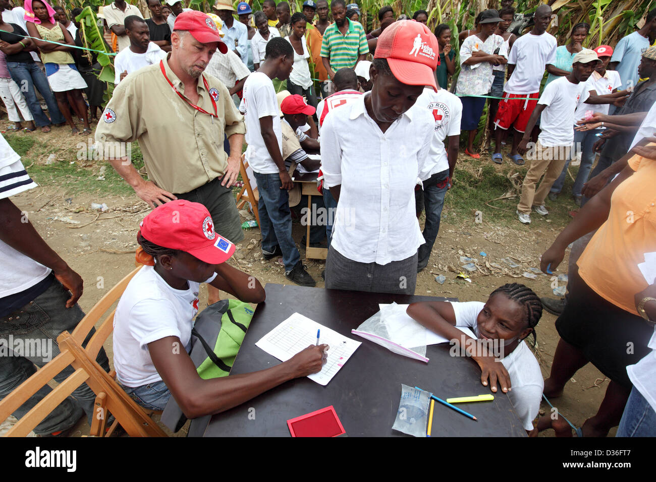 Croix rouge logo hi-res stock photography and images - Alamy