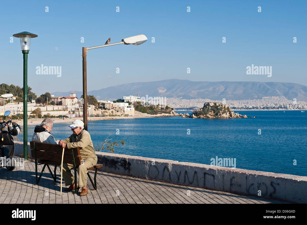 Europe bench promenade hi-res stock photography and images - Alamy