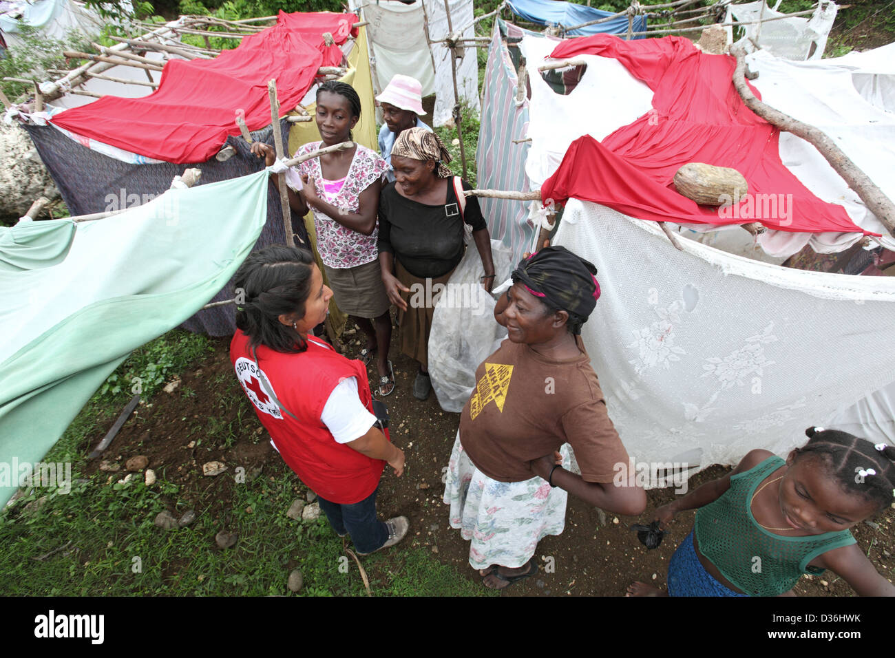 Red cross and red crescent society hi-res stock photography and images ...