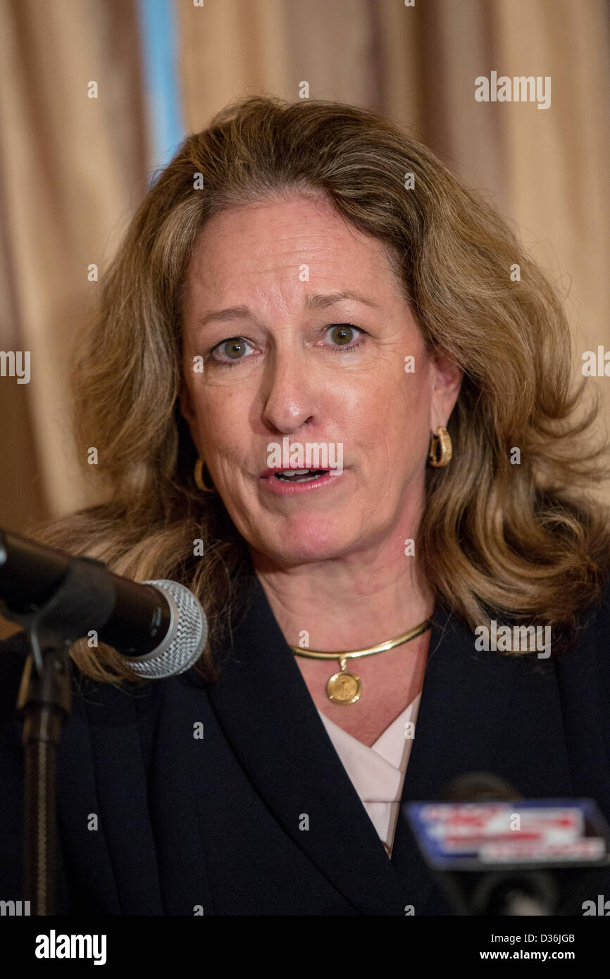 Elizabeth Colbert Busch, sister of comedian Stephen Colbert, shakes ...