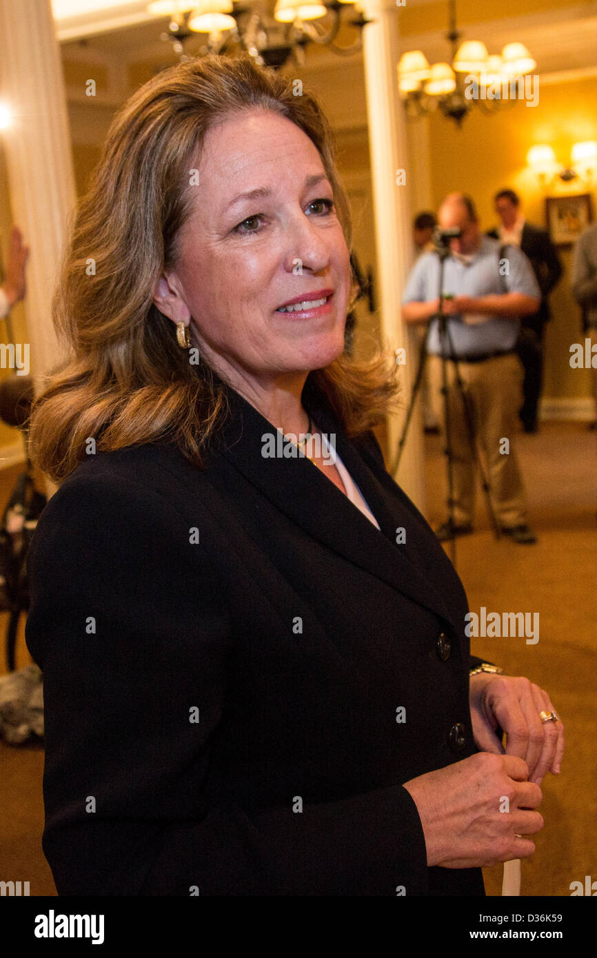 Elizabeth Colbert Busch, sister of comedian Stephen Colbert, shakes ...