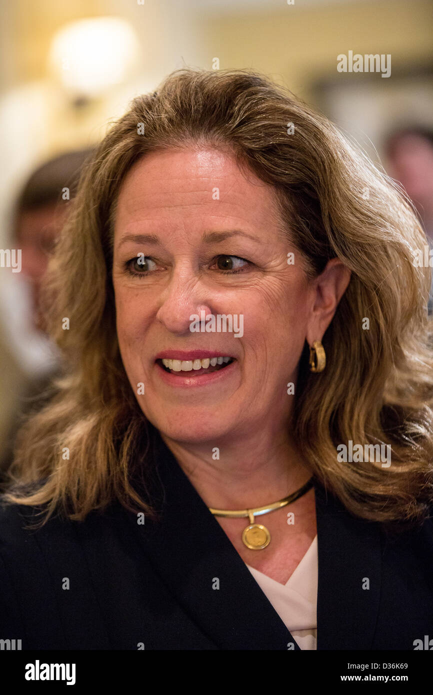 Elizabeth Colbert Busch, sister of comedian Stephen Colbert, shakes ...