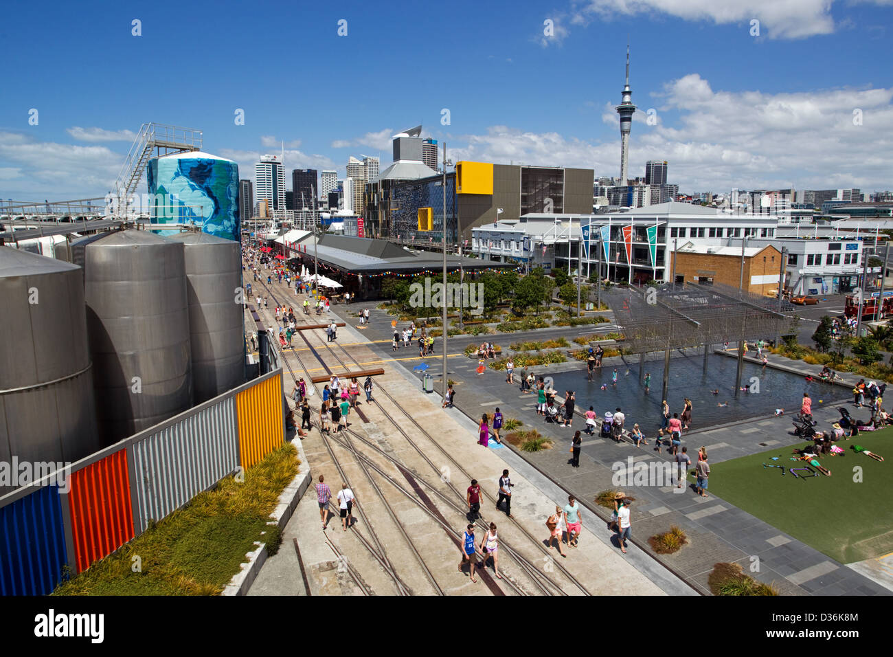 Pedestrian concourse hi-res stock photography and images - Alamy