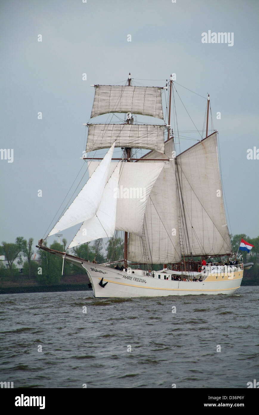 Three masted schooner hi-res stock photography and images - Alamy